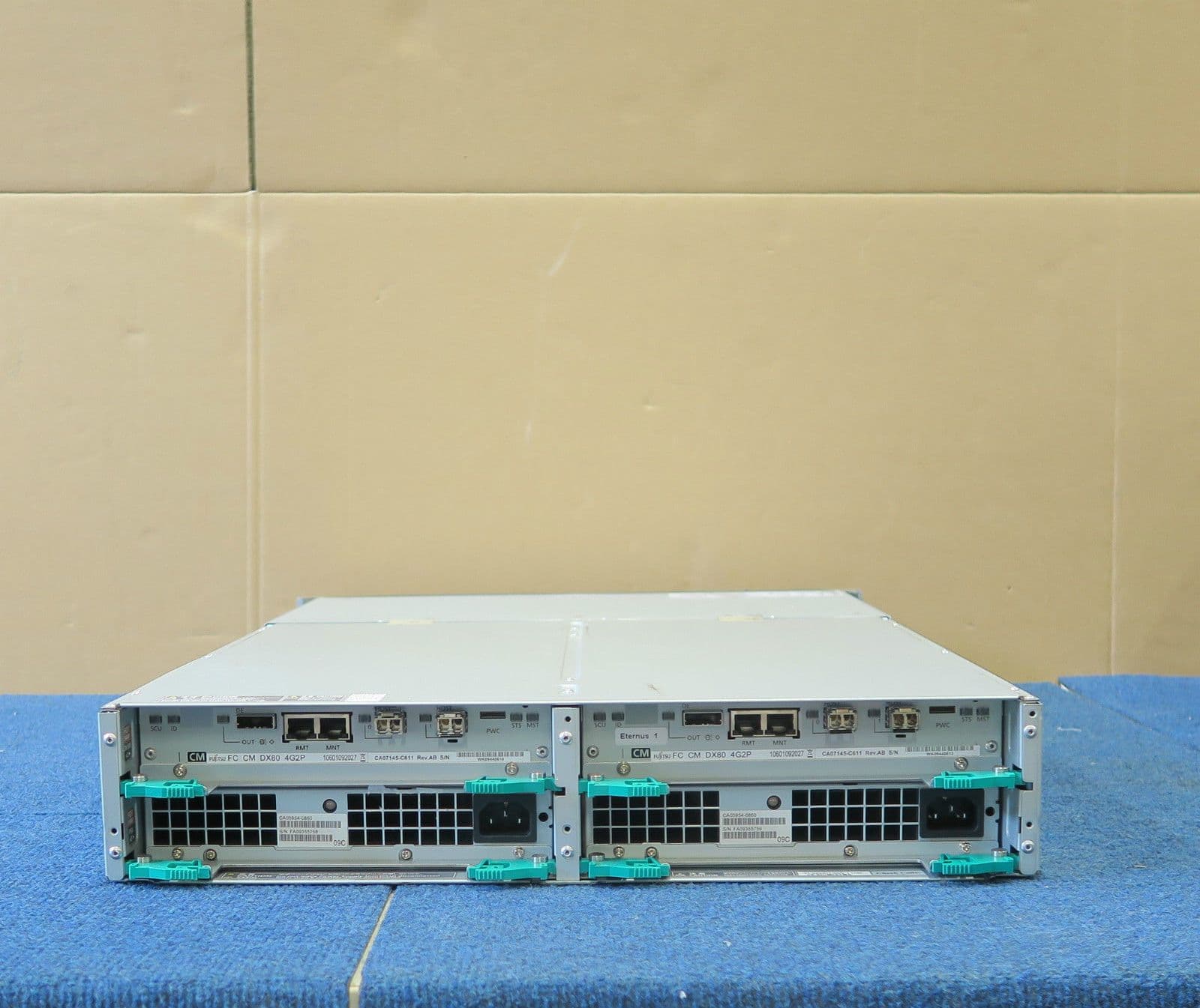 Fujitsu Eternus DX80 Base SAS Hard Drive Array 4GB iSCSI FTS ET08F22AG