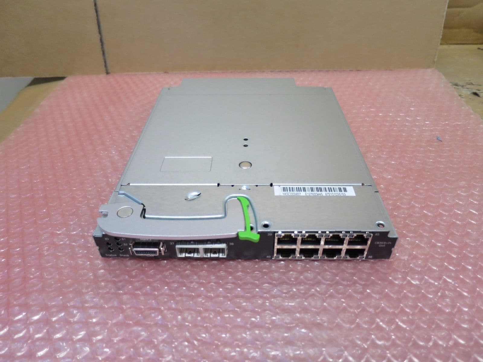 Fujitsu GbE Blade Switch 36/8 2 1Gb for BX400 S1 BX900 S1 S26361-K1304-V302