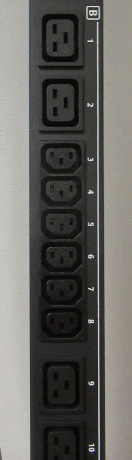 Fujitsu PDU BASIC 32A CEE RED 24X10A 12X16A S26361-F5560-L131 10601902174