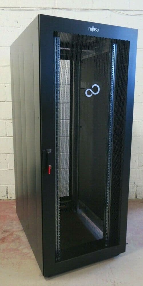 Fujitsu PRIMECENTER M2 S26361-K828-V842 19" 42U 1200 x 800 Server Rack ...