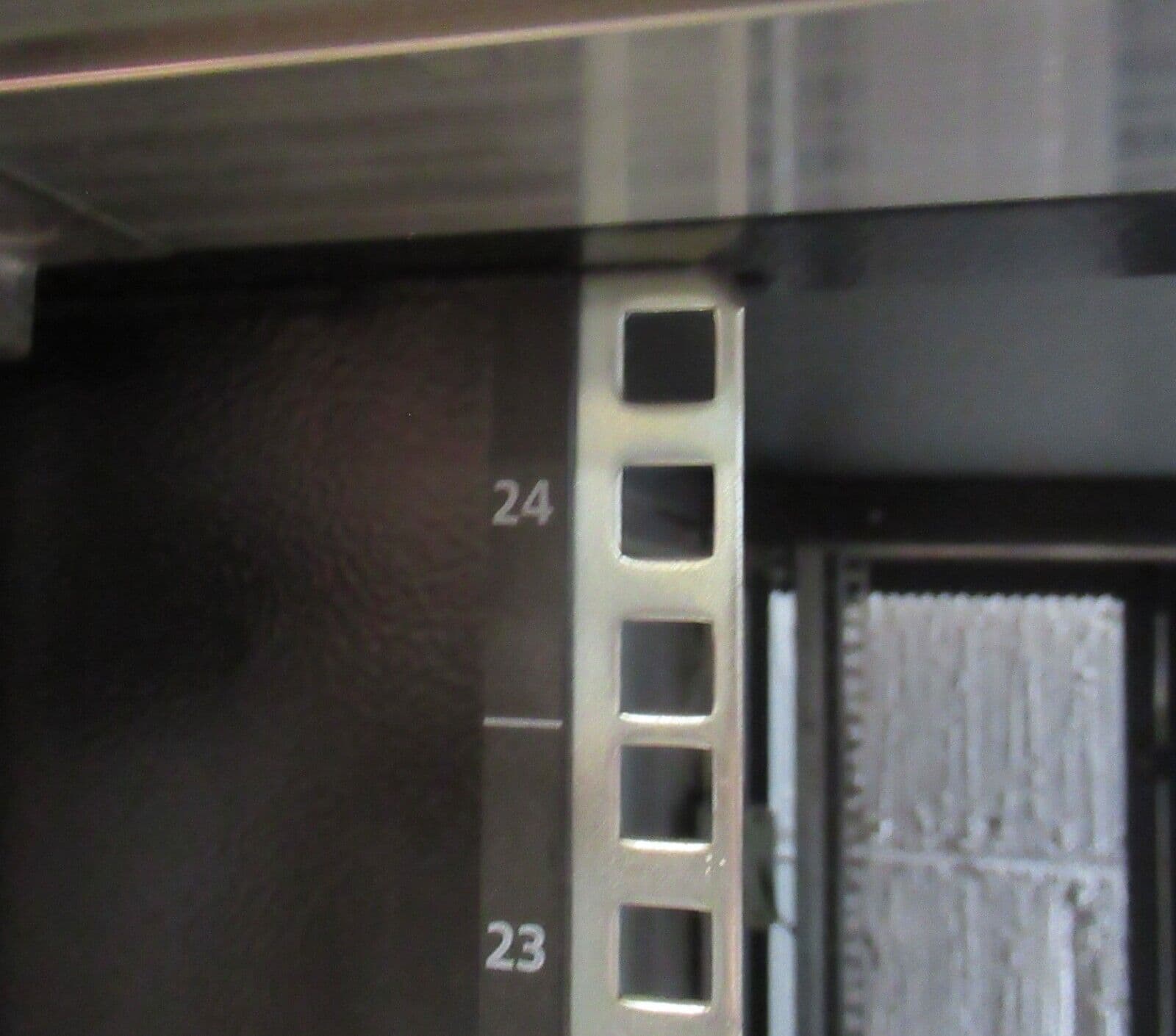 Fujitsu Primecentre 24U M1 Server Rack Cabinet Enclosure S26361-K827-V220