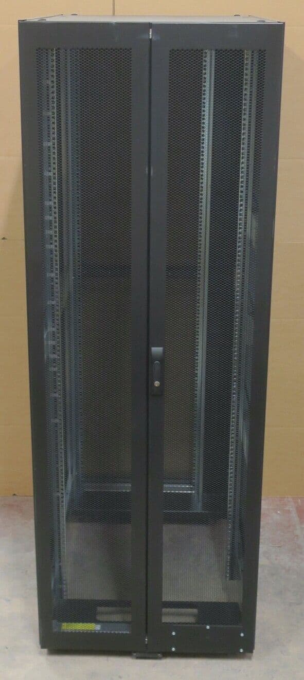 Fujitsu PrimeCentre PCR M1 742A 42U Server Rack Cabinet Tilting ...