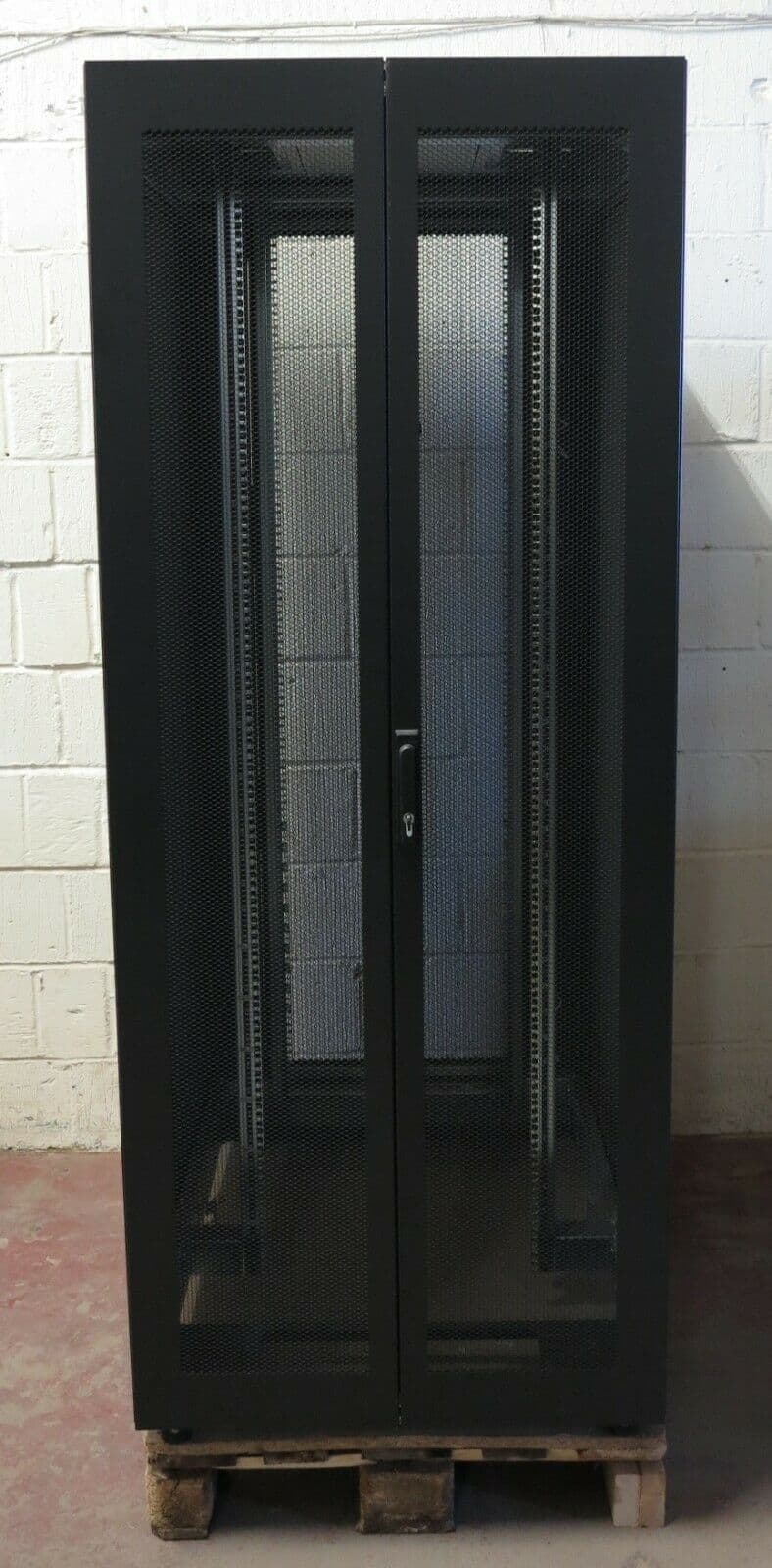 Fujitsu PrimeCentre Rack PCR M2 42U 800 Server Rack Cabinet Enclosure ...