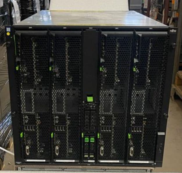 Fujitsu PrimeQuest PQ2800B3 2800B3 8 x E7-8880v4 4096GB 4TB Memory Server
