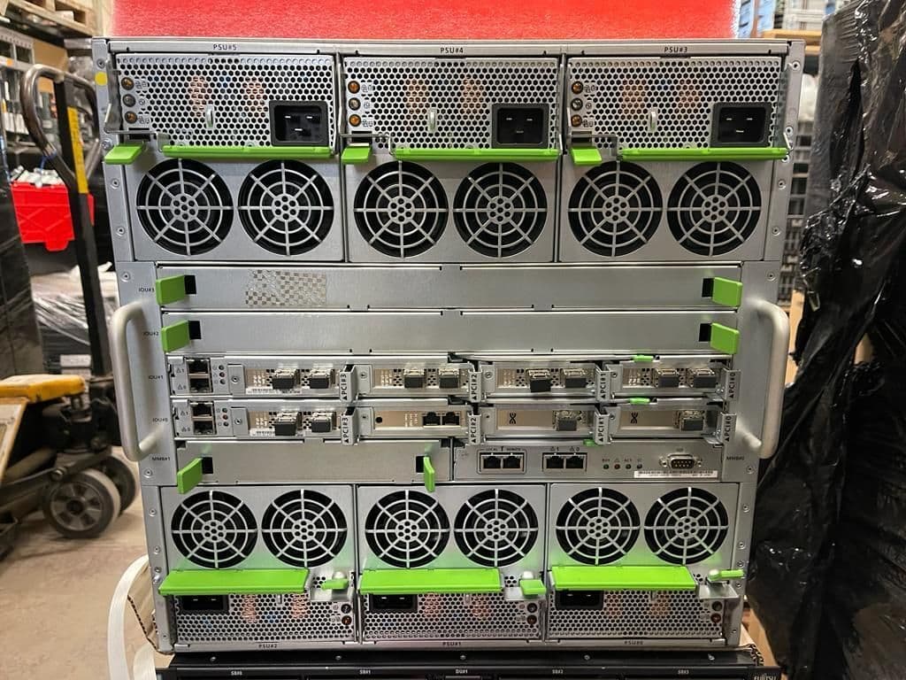 Fujitsu PrimeQuest PQ2800B3 2800B3 8 x E7-8880v4 4096GB 4TB Memory Server