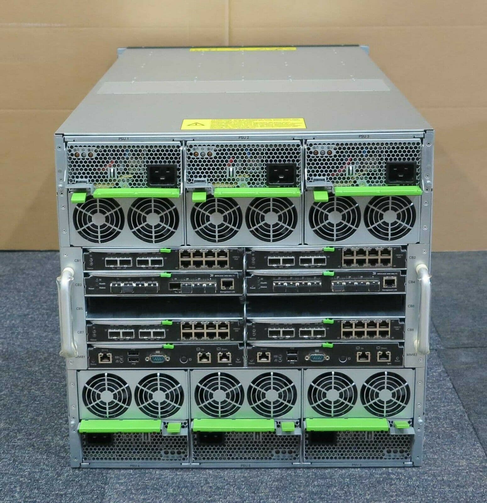 Fujitsu Primergy 18-Slot BX900 S2 6x BX920 S3 4x BX920 S2 2x BX924 S3 ...