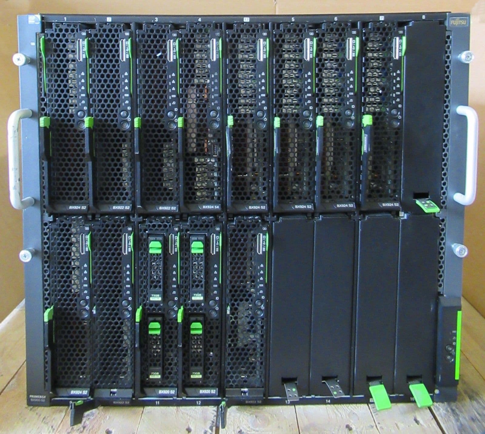 Fujitsu Primergy BX900 S2 Blade Chassis 18-Slot 13x Blades S26361-K1421 ...