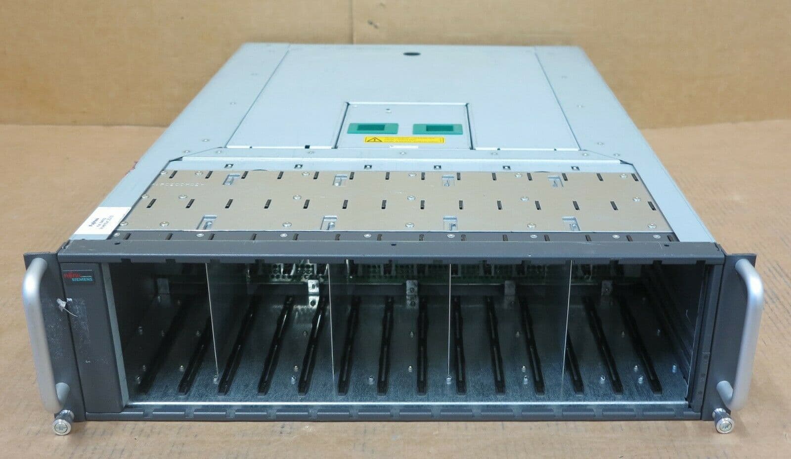 Fujitsu Primergy DN30 - 14-Bay SCSI Storage Sub-System Array 500W PSU