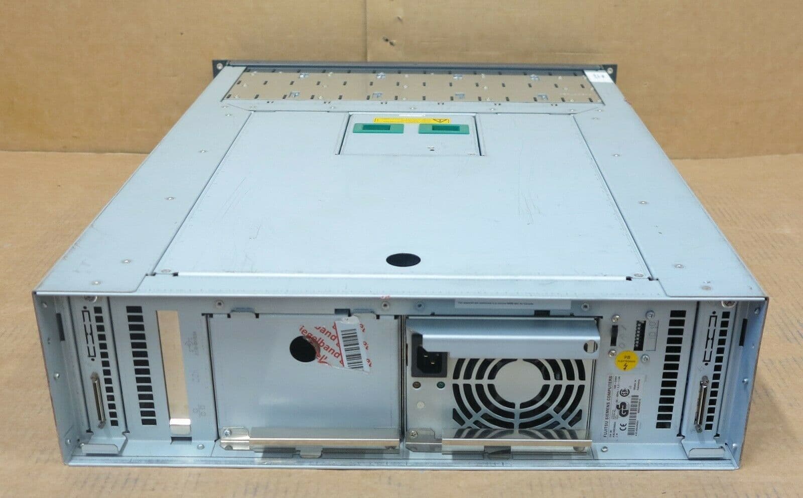 Fujitsu Primergy DN30 - 14-Bay SCSI Storage Sub-System Array 500W PSU