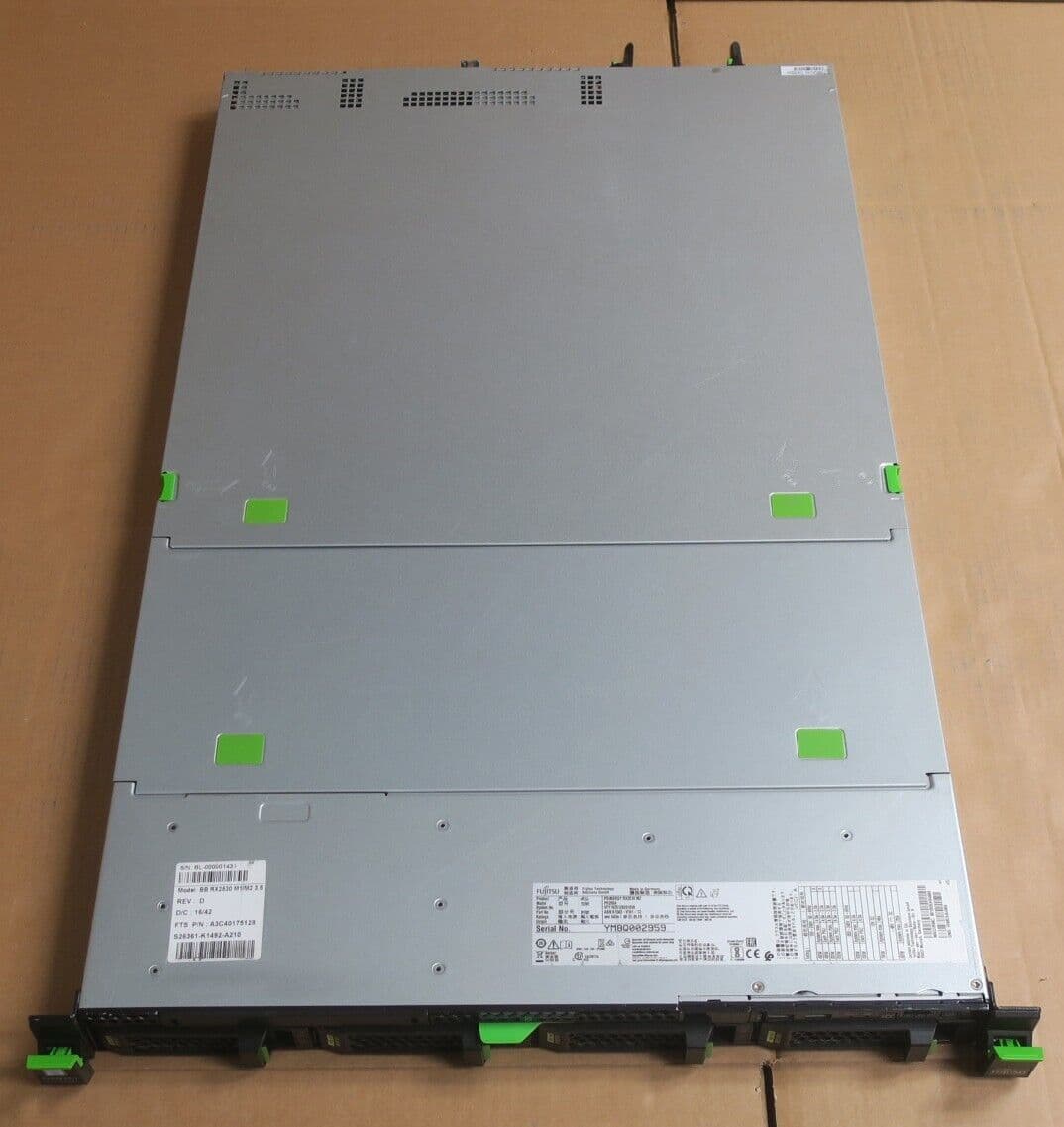 Fujitsu Primergy RX2510 M2 2x 8C E5-2620v4 128GB Ram 4x 3 5" Bay 1U ...