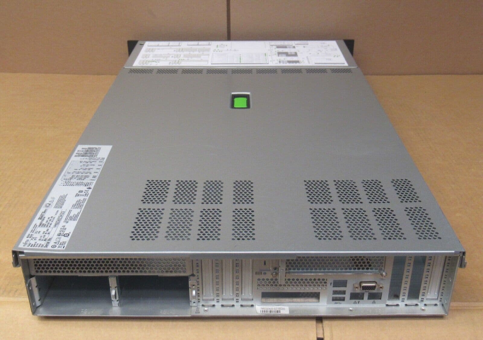 Fujitsu Primergy RX2540 M4 8x 2 5" SAS Bays 2U Rackmount Server Chassis ...