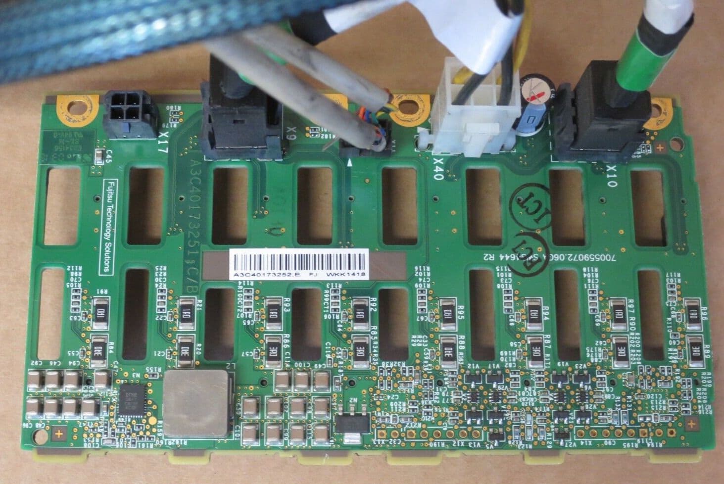 Fujitsu Primergy RX2540 M4 Server 8x 2 5" SAS HDD Backplane A3C40173252 ...