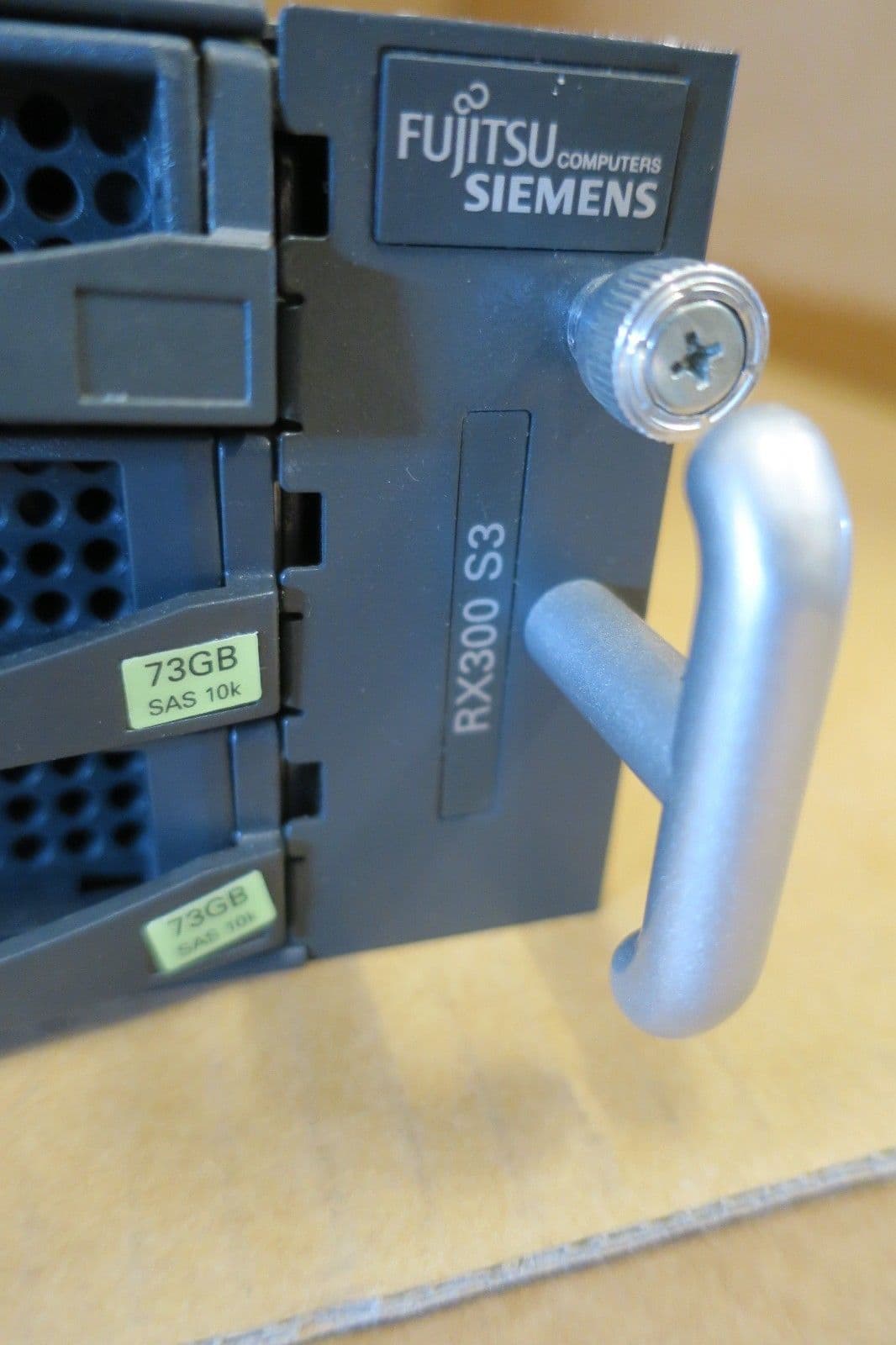 Fujitsu PRIMERGY RX300 S3 2x Quad-Core L5320 1 86GHz 8Gb 2U Rackmount ...