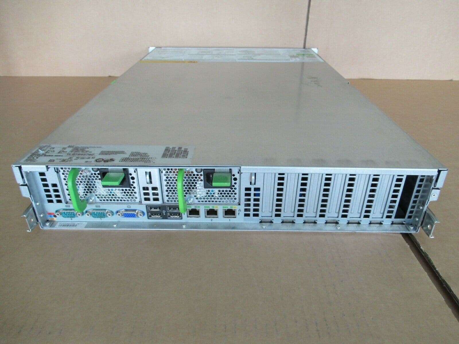Fujitsu PRIMERGY RX300 S6 CTO 0CPU 0MEM 2 x PSU 2U Server A3C40105779