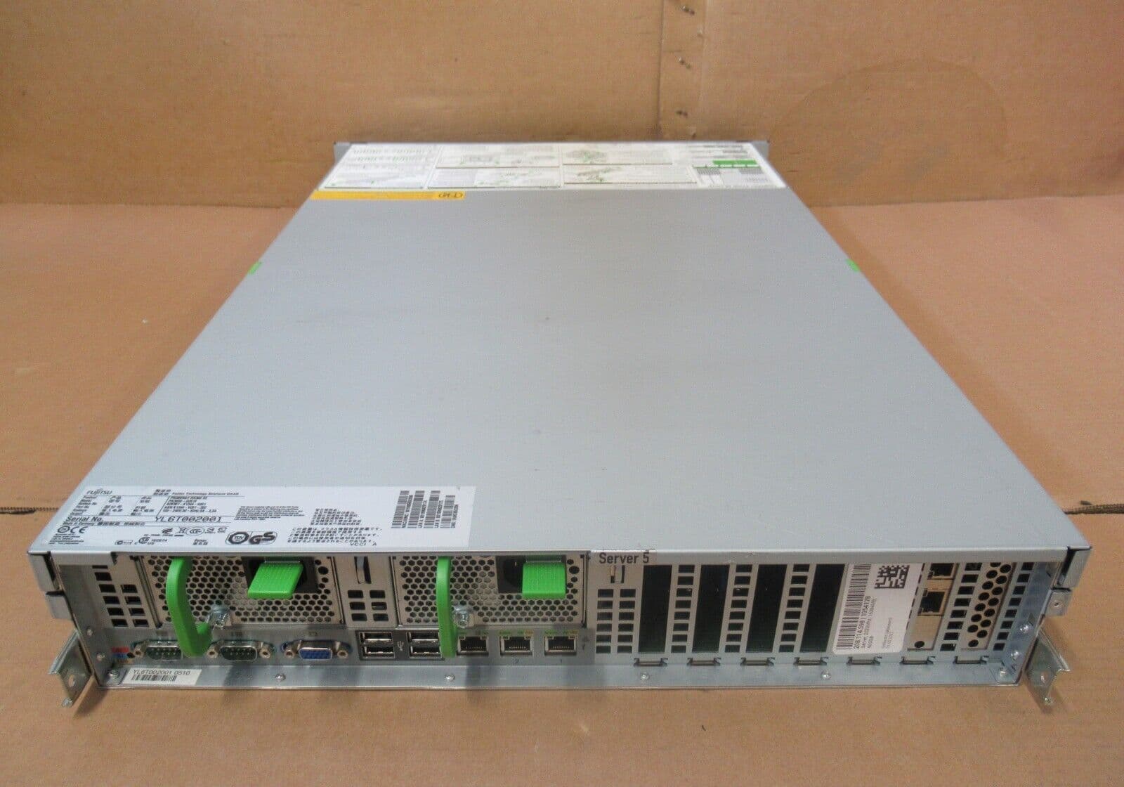 Fujitsu Primergy RX300 S6 Quad Core E5630 2 53GHz 16GB Ram 600GB Bay Server