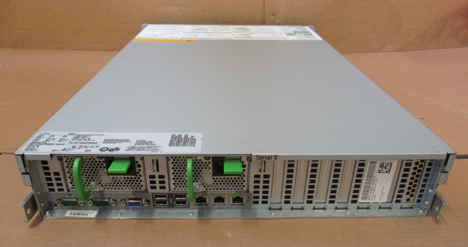 Fujitsu Primergy RX300 S6 Quad Core E5630 2 53GHz 8GB Ram 2U Bay Server