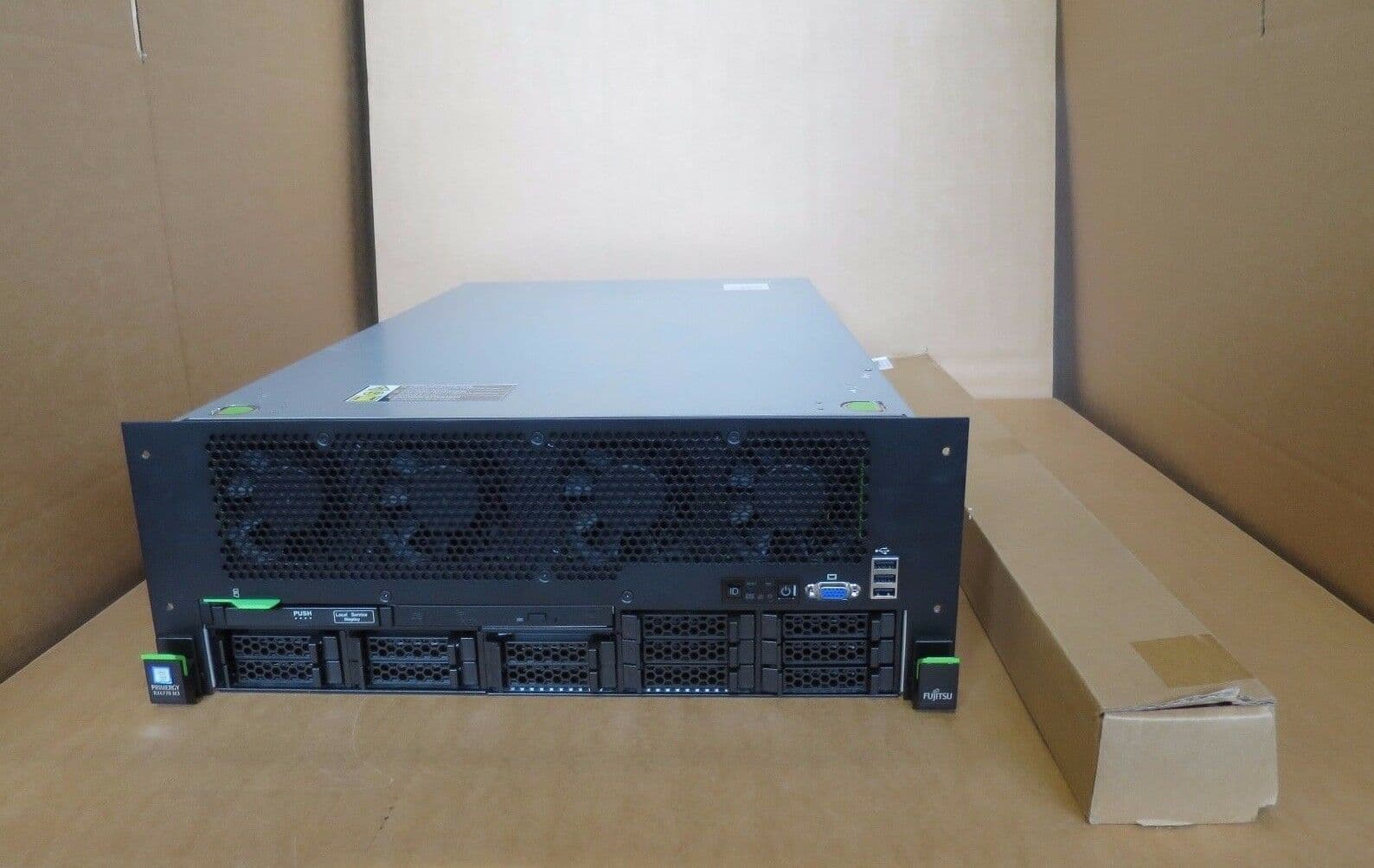 Fujitsu Primergy RX4770 M3 CTO Rack Mount Server 0M 0CPU 4 x PSU