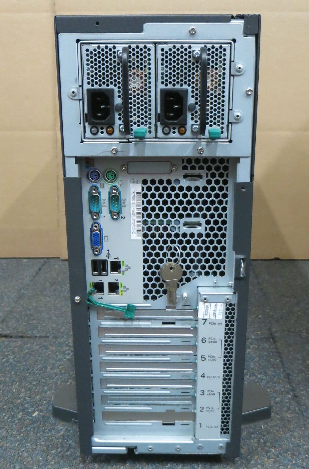 Fujitsu Primergy TX300 S4 2x XEON E5430 2 66GHz Quad-Core 4GB RAM 3x ...