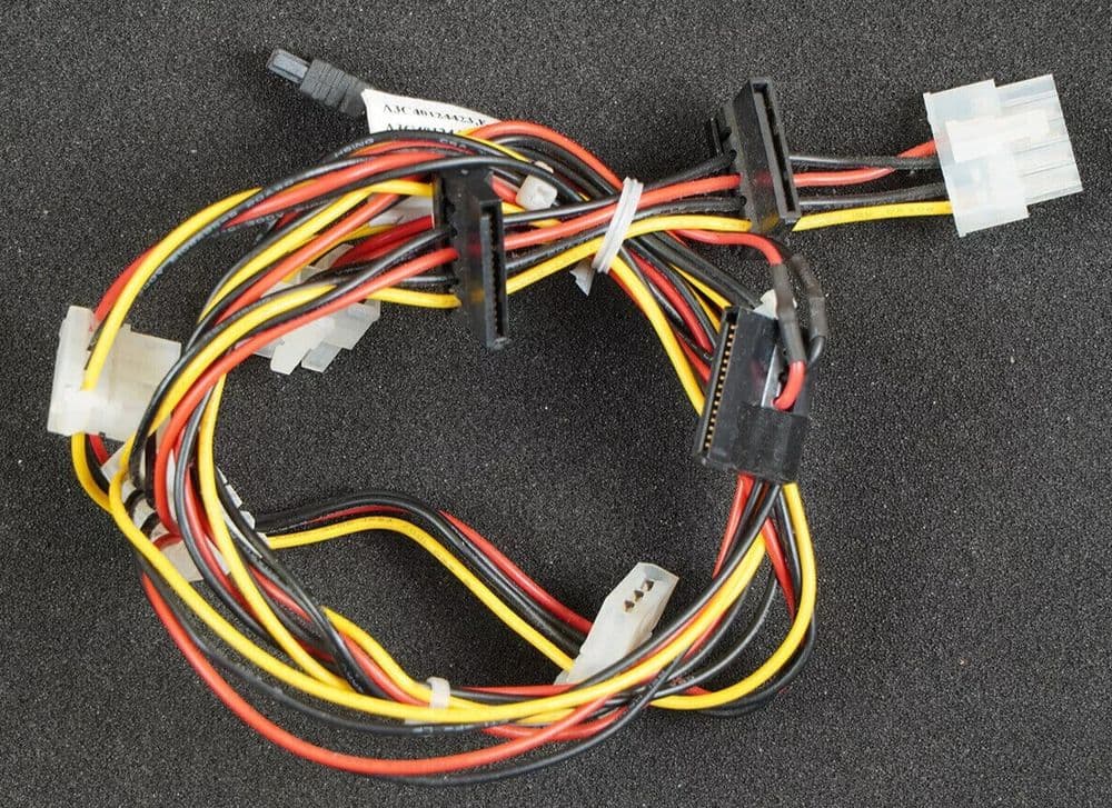 Fujitsu SATA Power Cable T26139-Y4012-V501 A3C40124423 for Primergy ...