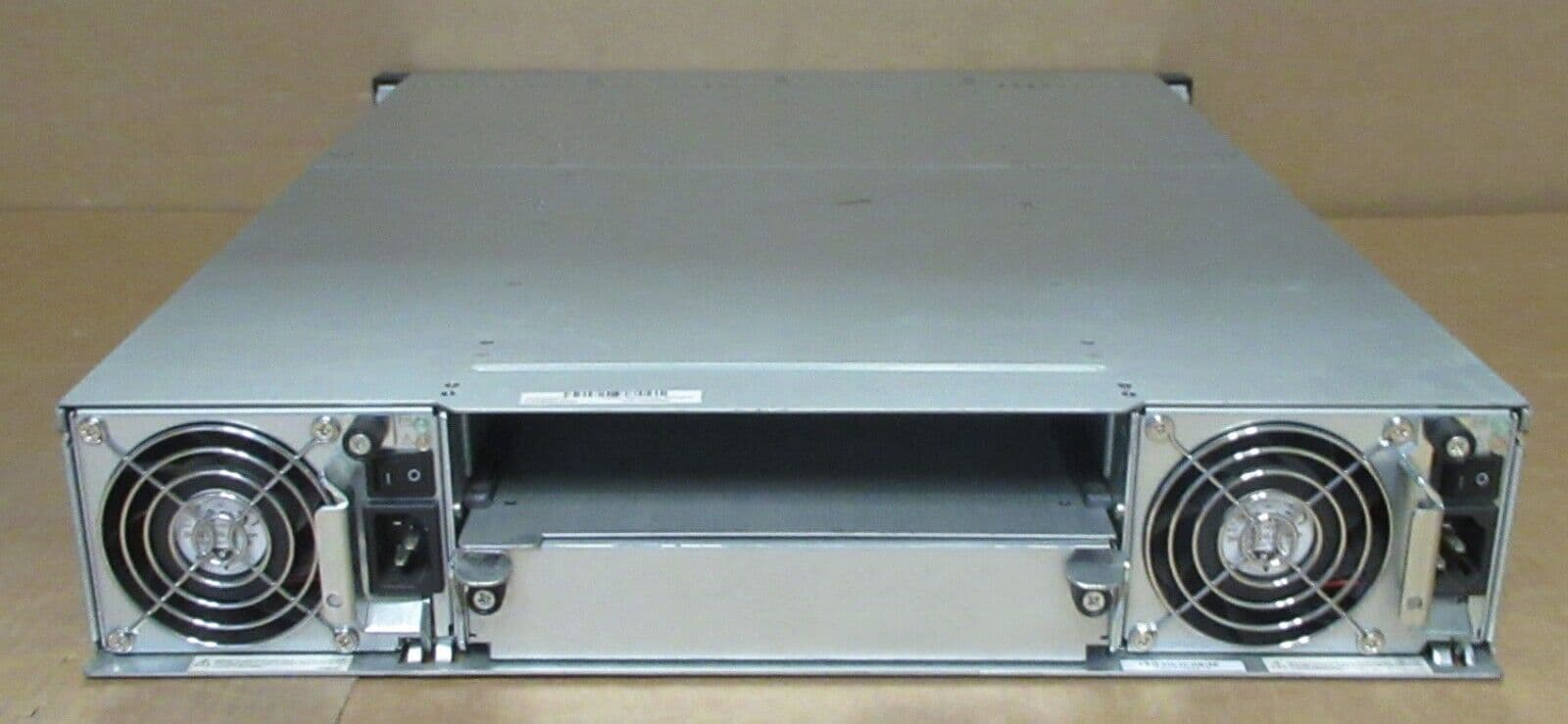 Fujitsu Siemens FibreCAT SX60 Base Storage Array Chassis 2x 750W PSU