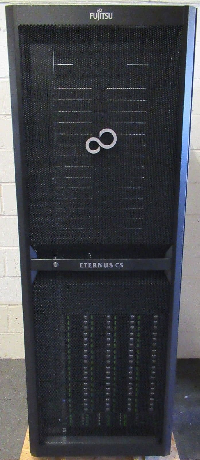 FUJITSU Storage ETERNUS CS800 S5 Data Protection Appliance 302 4TB