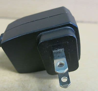 Garmin AC Power Adapter 5 0V 1 0A 5W American Plug - Model JSP050100UU