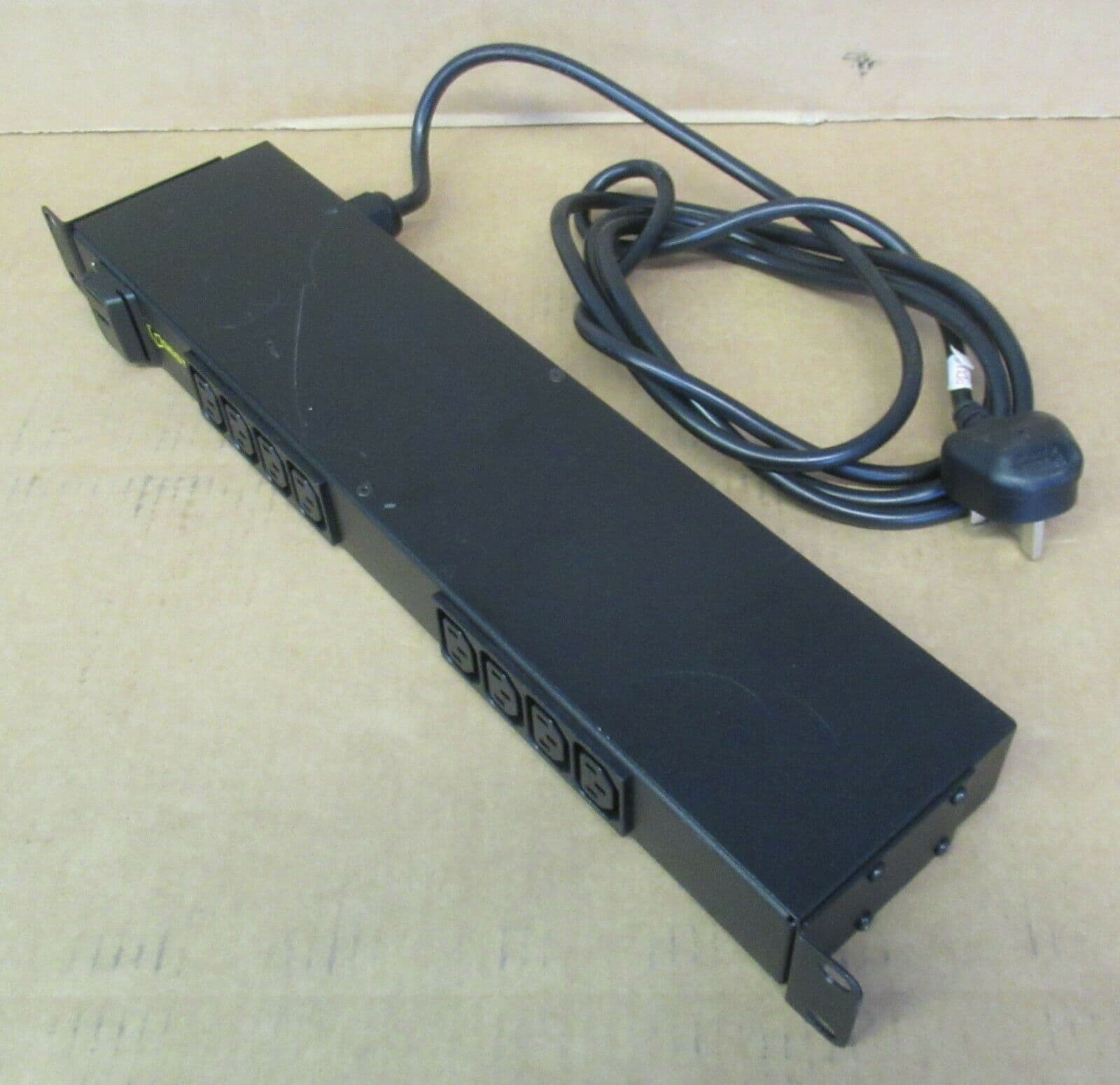 Geist Basic Standard 13A 230V 2 9kW 8x C13 19" Rackmount PDU G2174