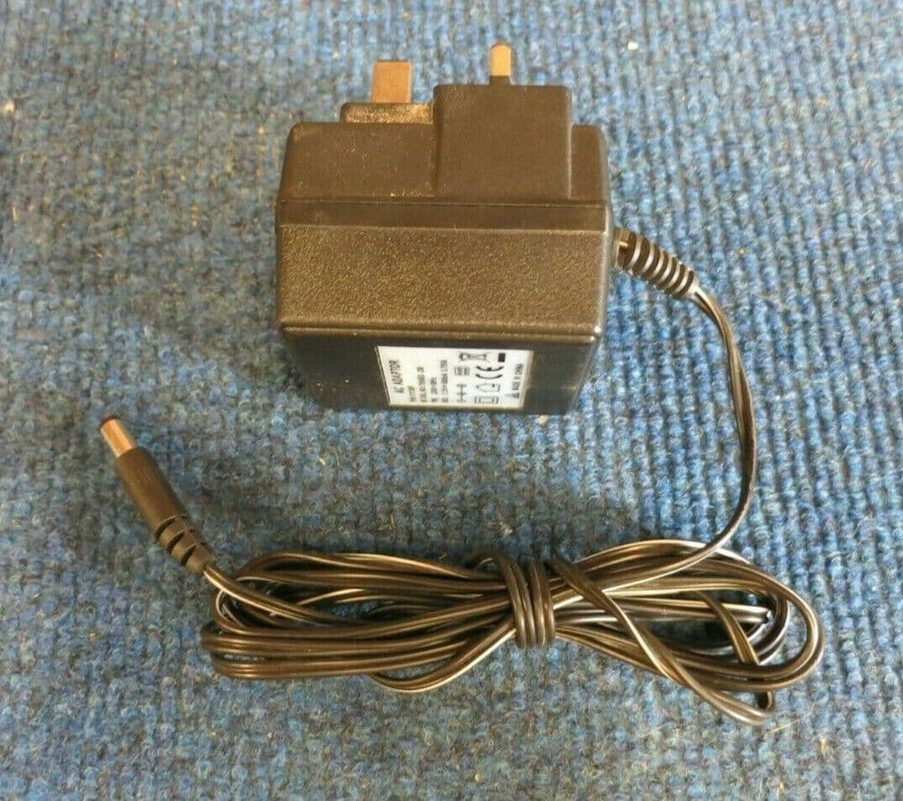 Generic 13138F 7550EC-230 3 Pin UK Plug AC Power Adapter 3 75W 7 5V 500mA
