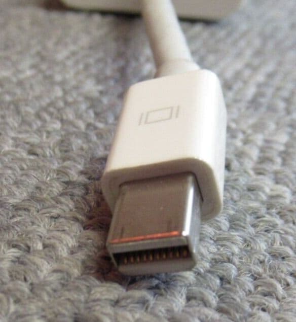Genuine Apple A1307 Mini DisplayPort Thunderbolt To VGA 15-Pin Female Adapter
