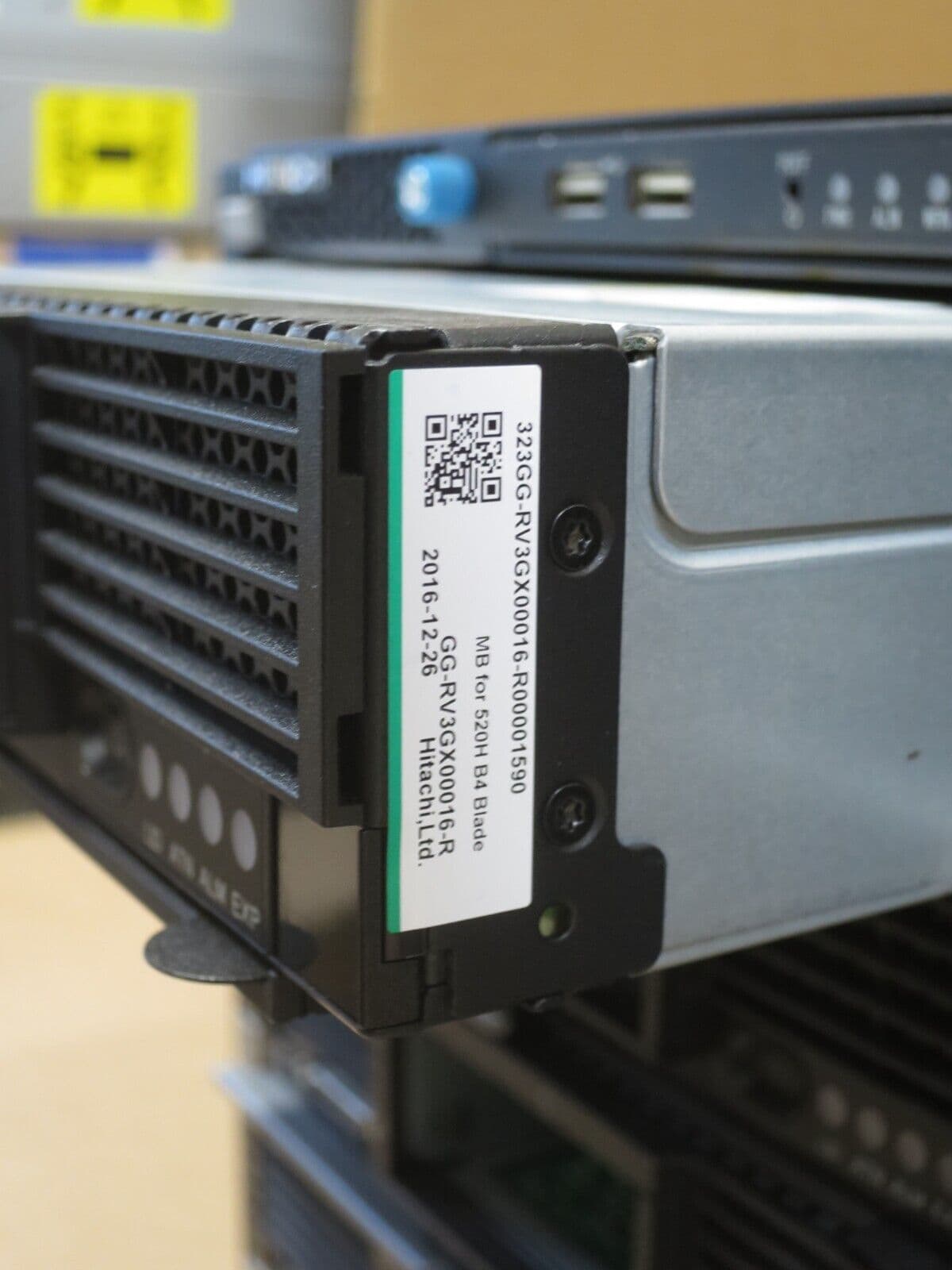 Hitachi Compute Blade CB500 8xCB520H B4 16xE5-2690v4 2xMgmt 2x10Gb ...