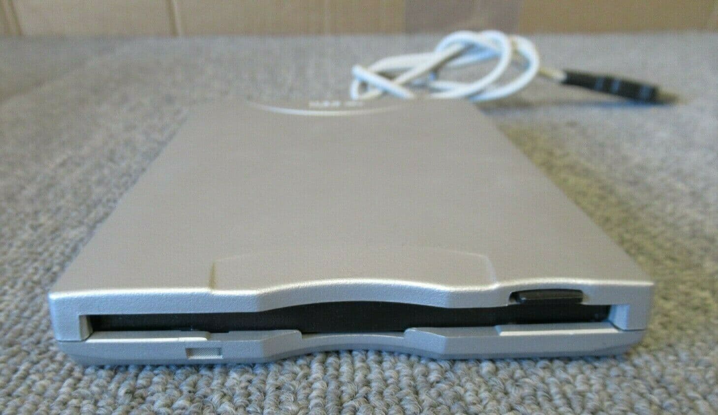 Hitachi PC-UF2231A 5535615-001 Silver External USB Floppy Disk Drive