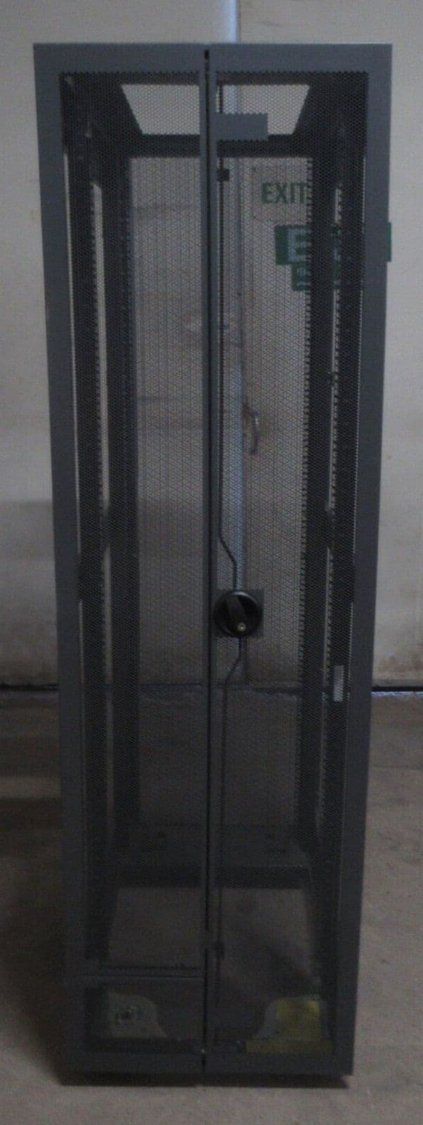 HP 10642 G2 42U Server Networking Rack Cabinet Enclosure 383573-001 No Sides