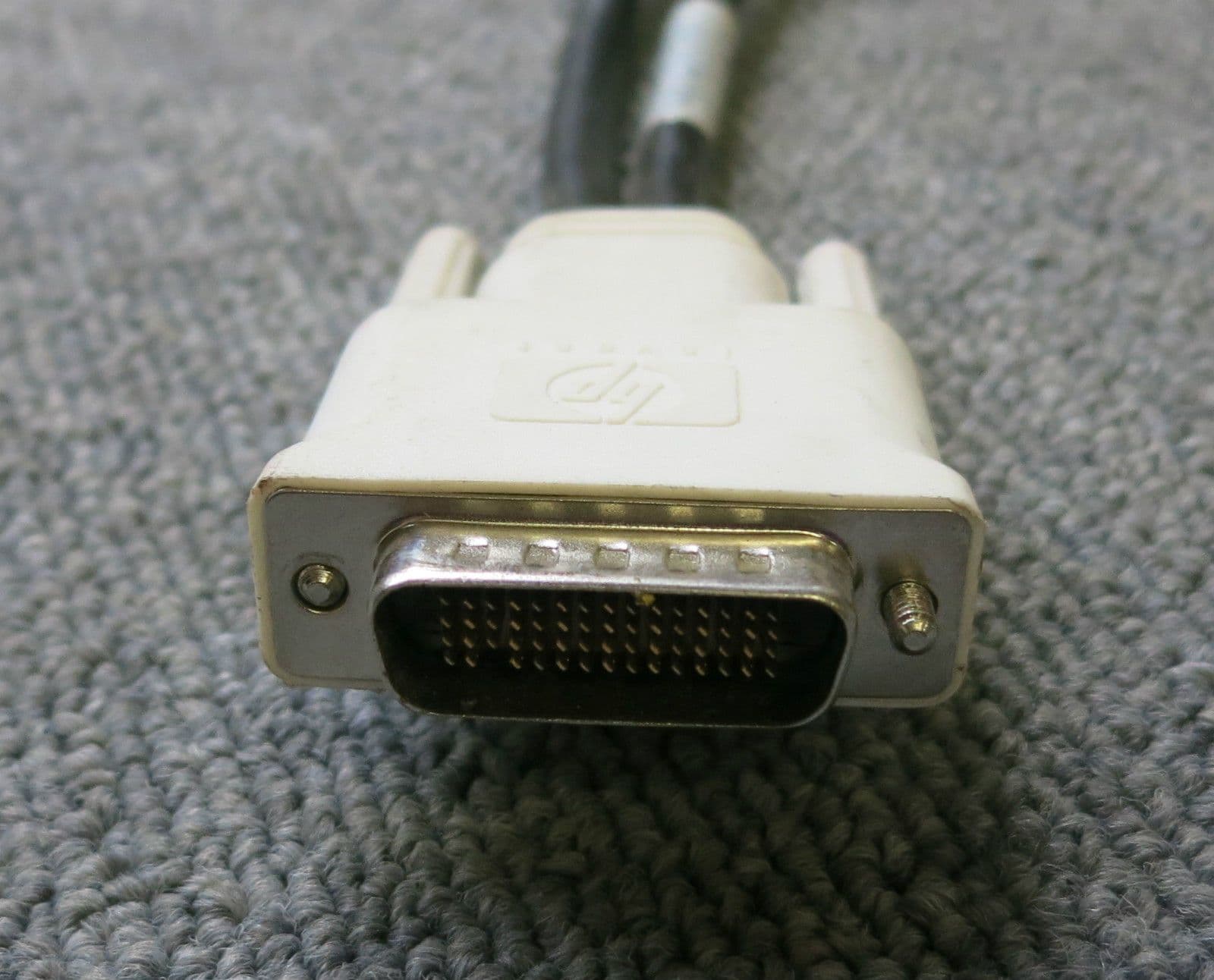 HP 338285-007 338285-009 DMS-59 to Dual DVI Video Splitter Cable