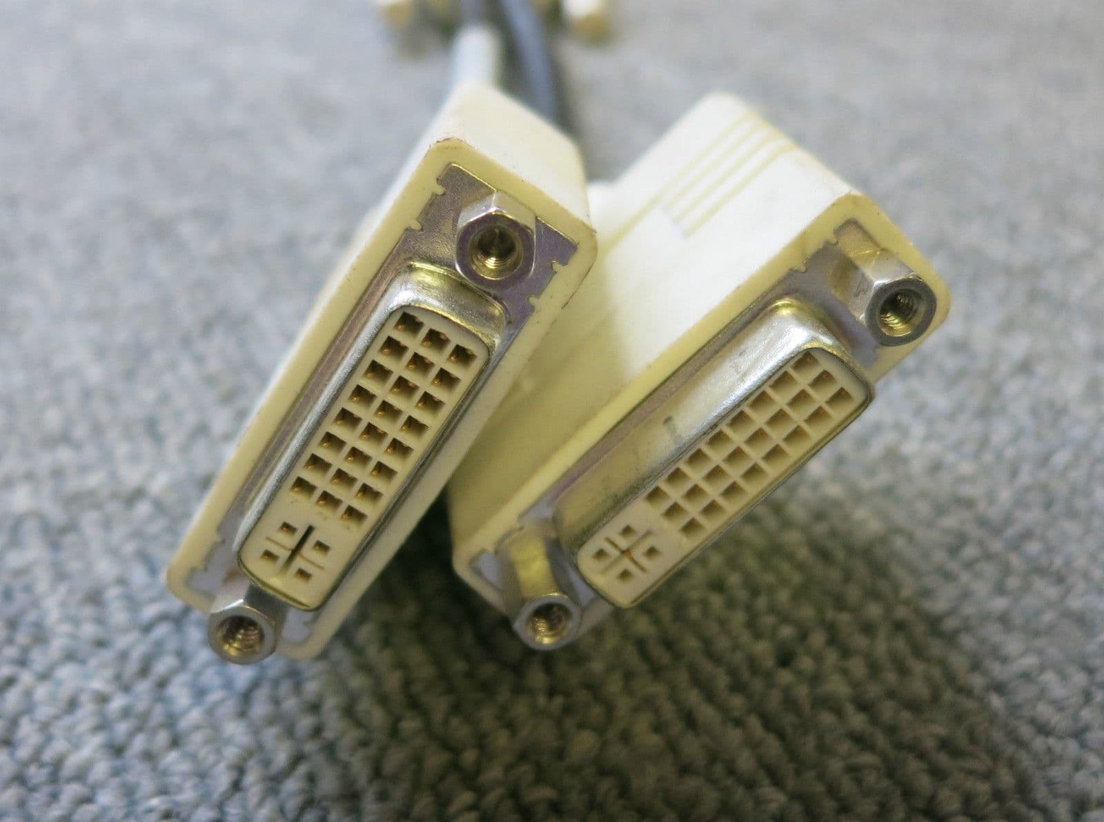 HP 338285-007 338285-009 DMS-59 to Dual DVI Video Splitter Cable