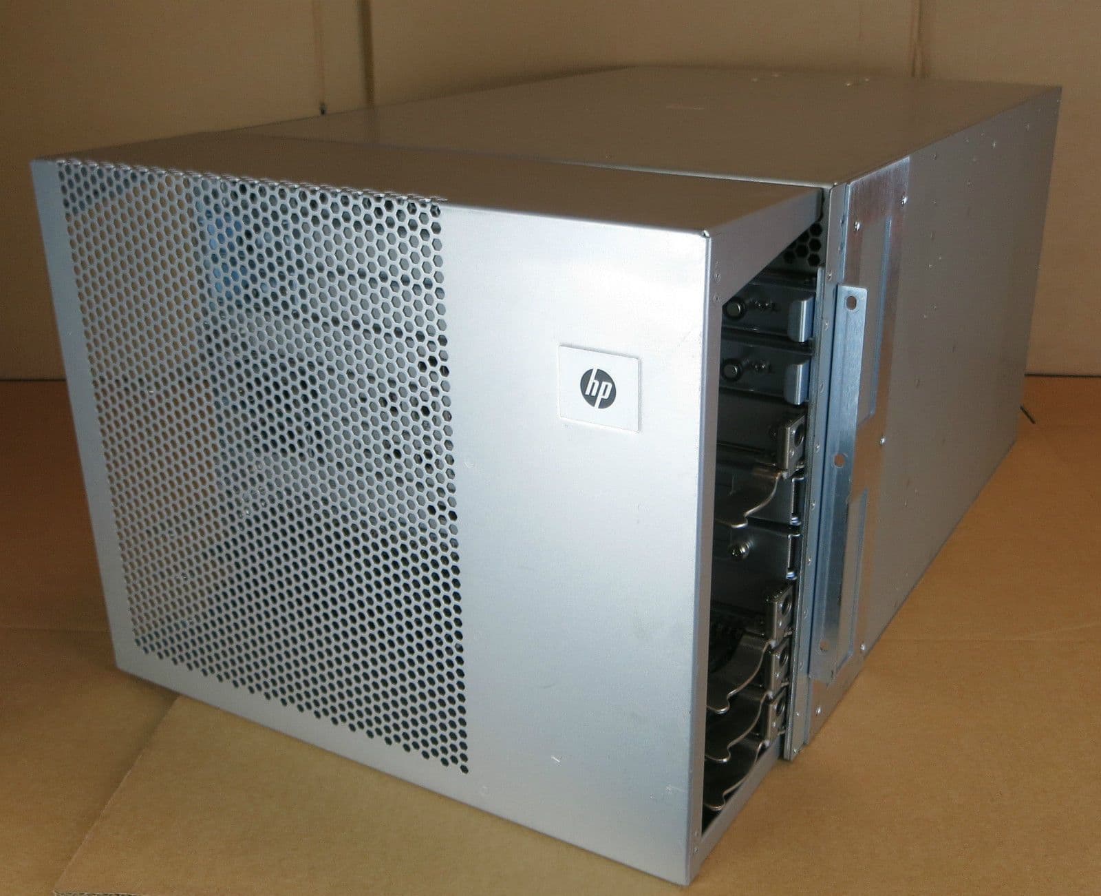 HP Brocade SN8000B 4-Slot SAN Director Switch QK711A HP-DCX8514-0002 ...