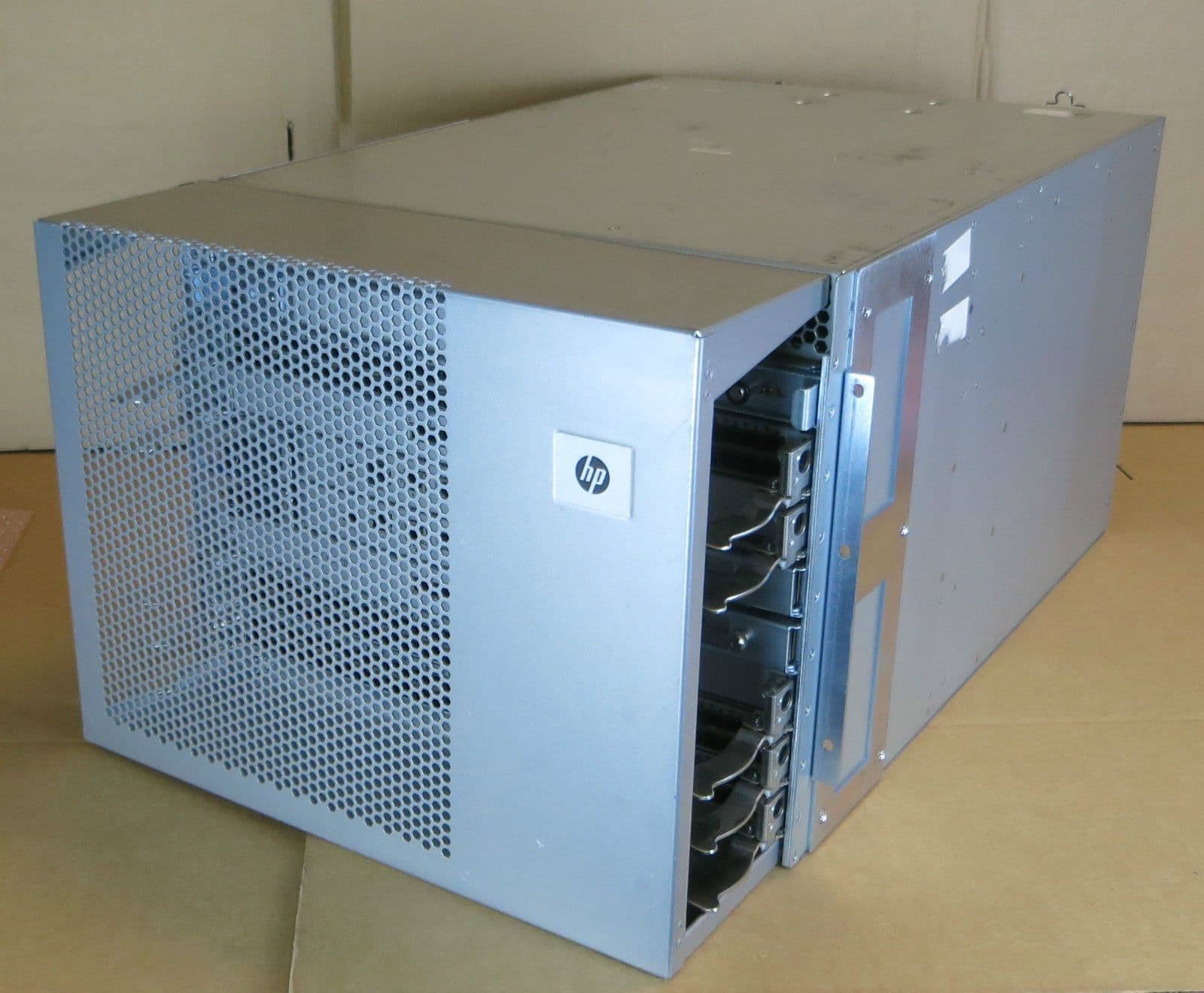 HP Brocade SN8000B 4Slot SAN Director Switch QK711A HP-DCX8514-0002 ...