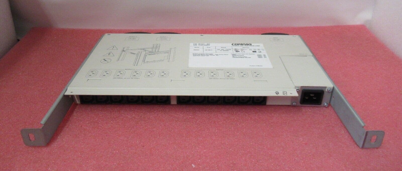HP/Compaq EO3022 207591-002 PDU Board 10 Way Rackmount Switch Server