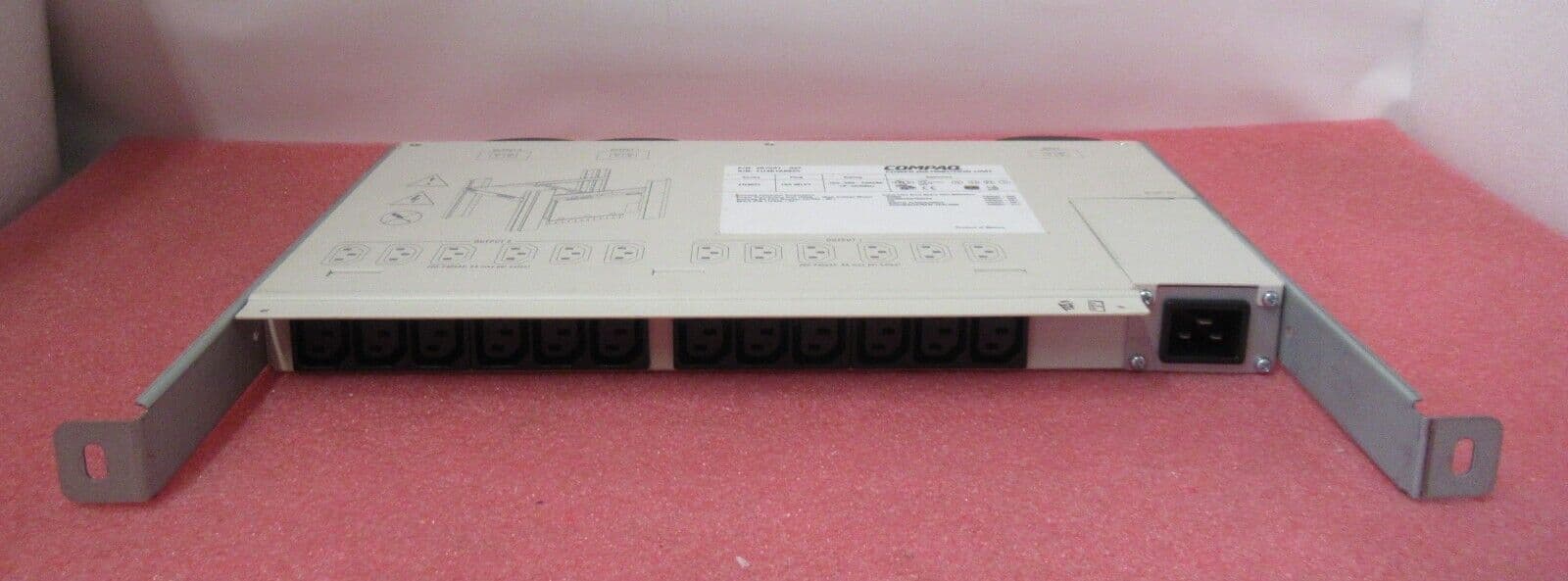 HP/Compaq EO3022 207591-002 PDU Board 10 Way Rackmount Switch Server