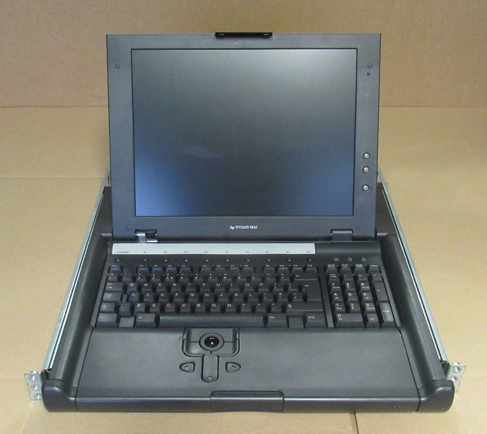 HP Compaq TFT5600 RKM 15" LCD 1024 x 768 Rack Mount Monitor UK Keyboard ...