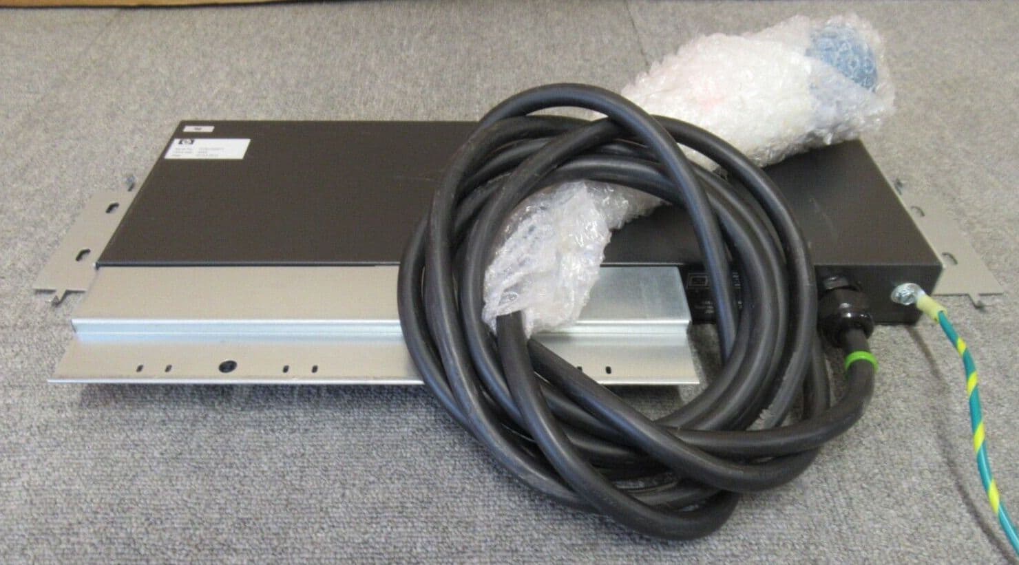 HP EO4502 228481-003 417581-B31 Modular 4 Port 32A PDU With Cable Tidy ...