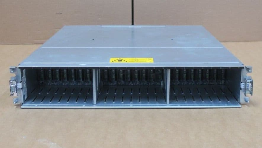 HP MSA P2000 G3 Disk Array 24x 2 5" SAS Hard Drive Bay AW597A 2x 573W ...
