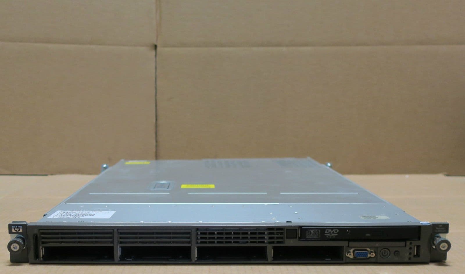 HP Proliant DL380 G5 - 1 x Xeon Dual Core 3 00GHz 2GB RAM P400 RAID 2U Server