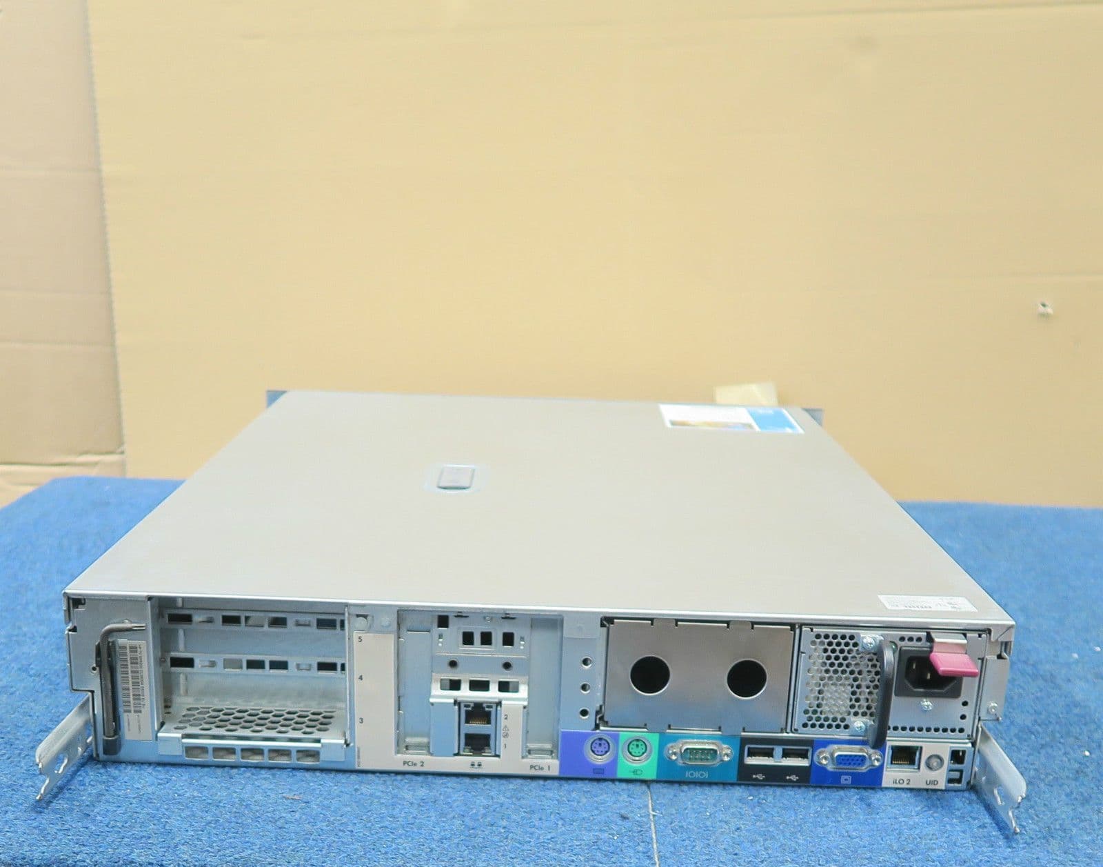 HP Proliant DL380 G5 - 1 x Xeon E5335 2 00GHz 2GB RAID 2U Rackmount Server