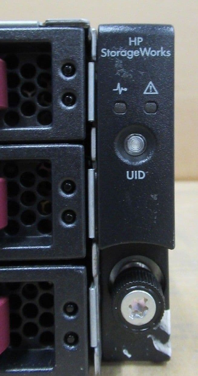 HP Storageworks D2600 2U 12 Bay 5TB HDD 2x SAS I/O Controller AJ940-63002