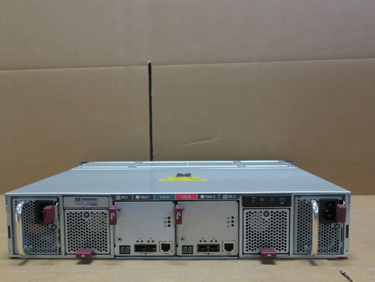 HP StorageWorks EVA4400 4 8TB Storage Array AG638B 8 x 450Gb 4 x 300GB ...