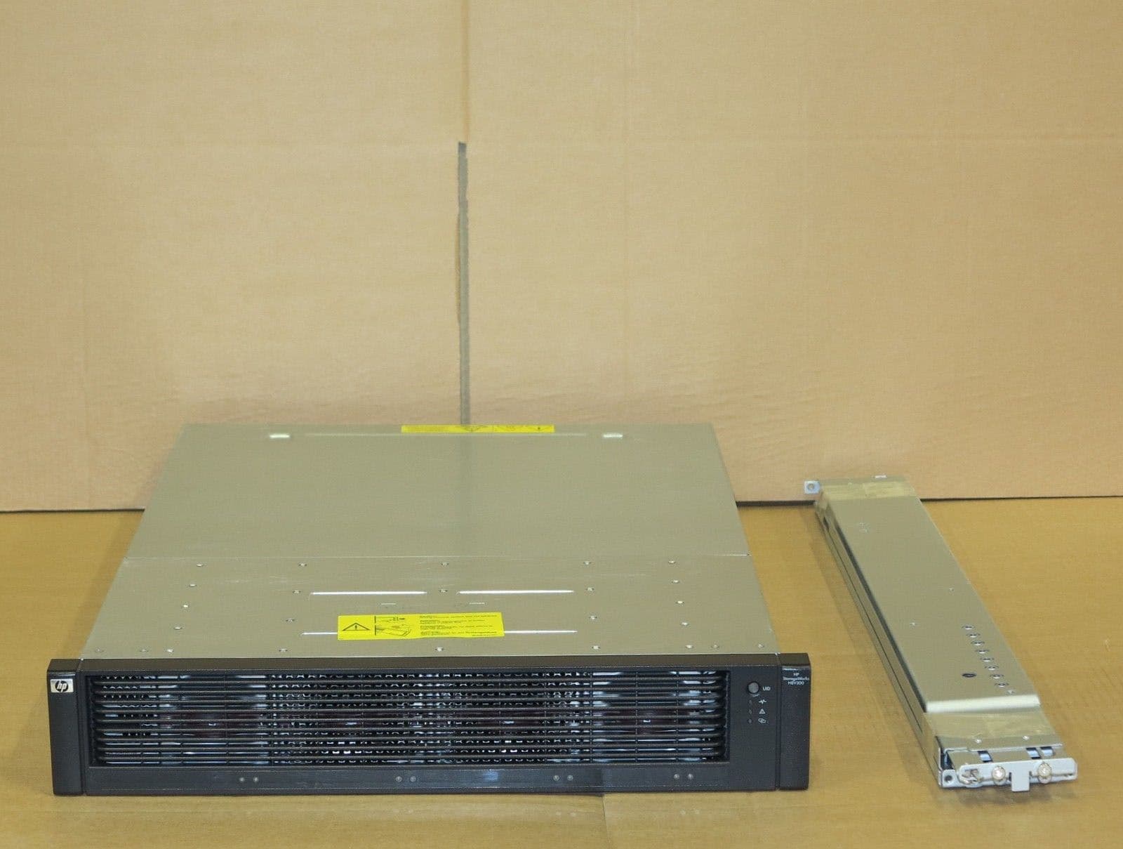 HP StorageWorks EVA4400 SAN Starter Kit 21 6Tb 4 Shelves 1 HSV300 ...