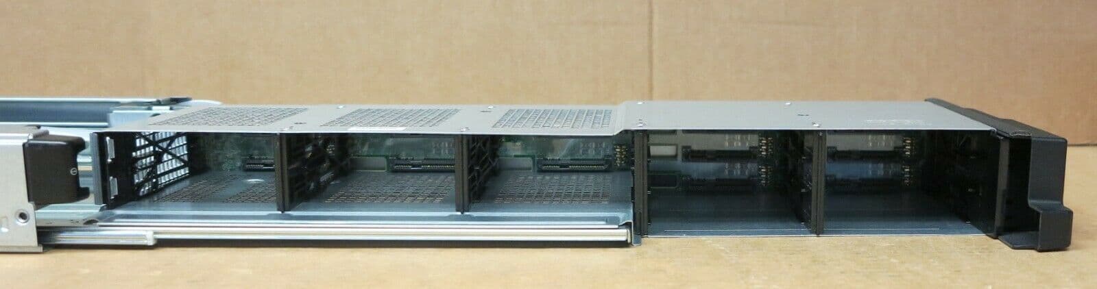 HPE D2220sb Storage Blade 12x 2 5" SAS Bays QW918A 671668-001