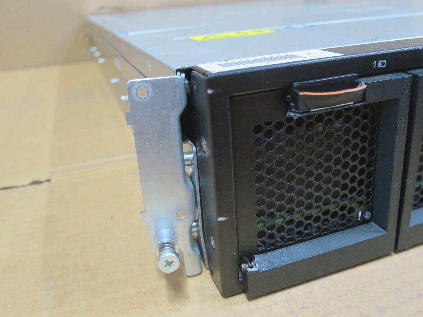 IBM 2145-SV1 SAN Volume Controller 128GB 2x E5-2667v4 8x2 5" Bay 480GB ...