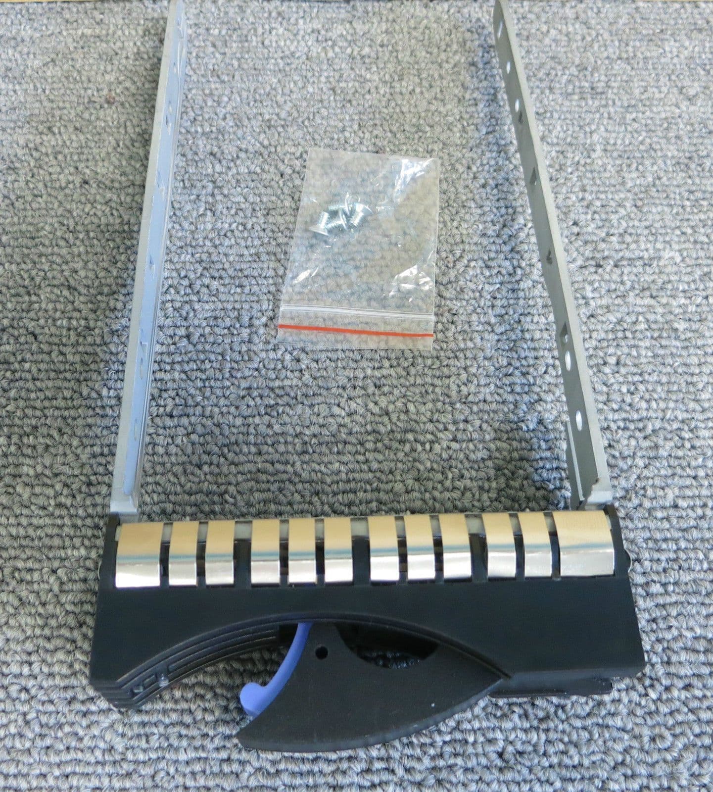 IBM 42R4131 H87282 3000 Series SATA/SAS Hard Drive Caddy Tray Only Plus ...