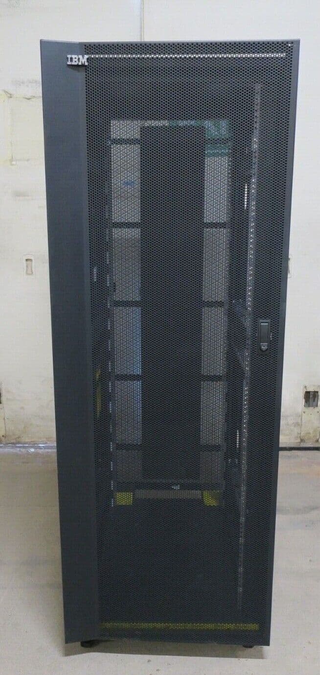 IBM 7014-T00 36U Server Network Rack Cabinet Enclosure 1098 x 644mm ...